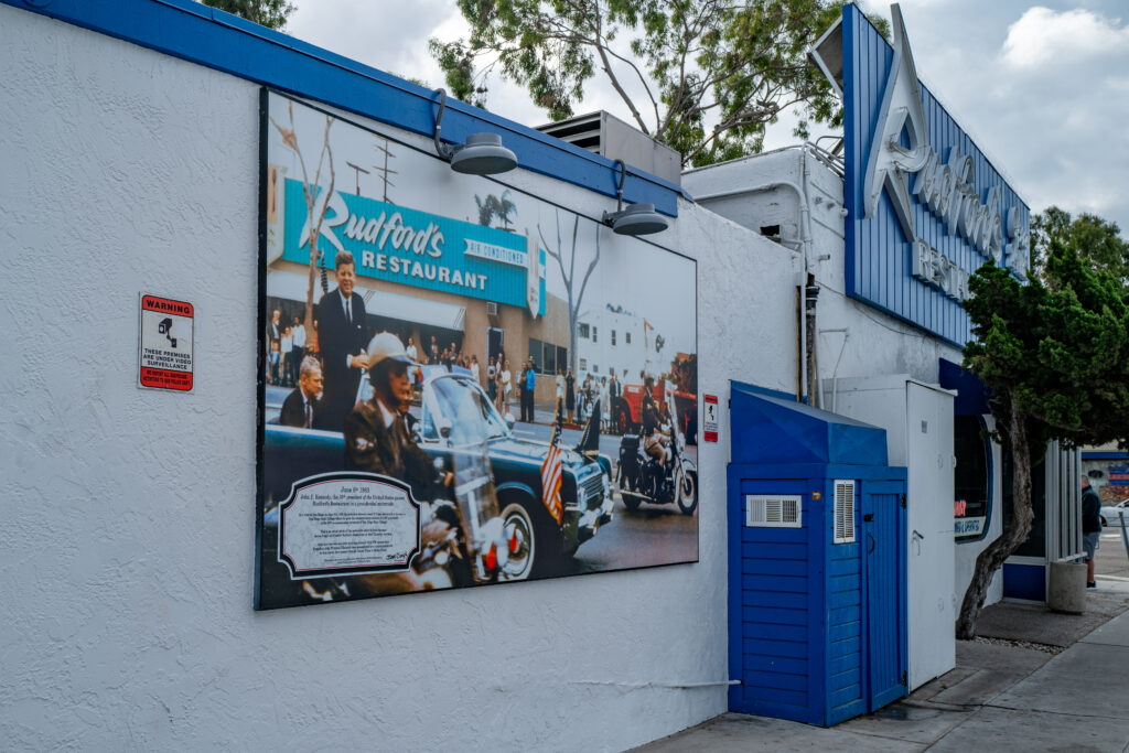 Rudfords and Kennedy Mural – 5 Minutes with Joe