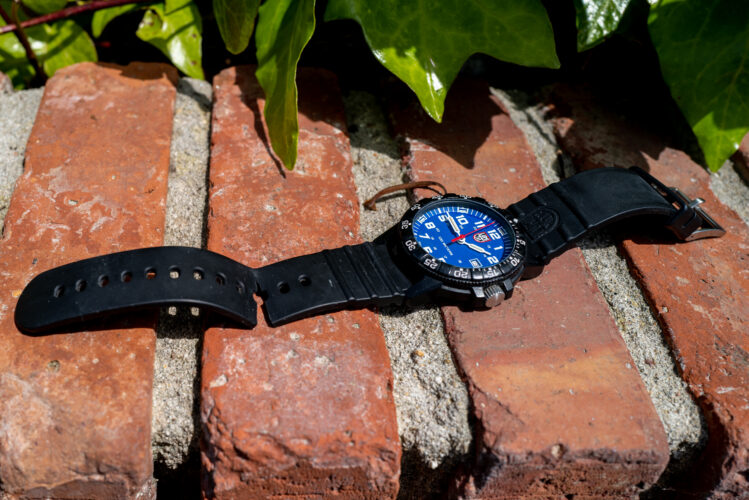 Luminox Leatherback Sea Turtle Giant Watch Broken Band – 5 Minutes with Joe